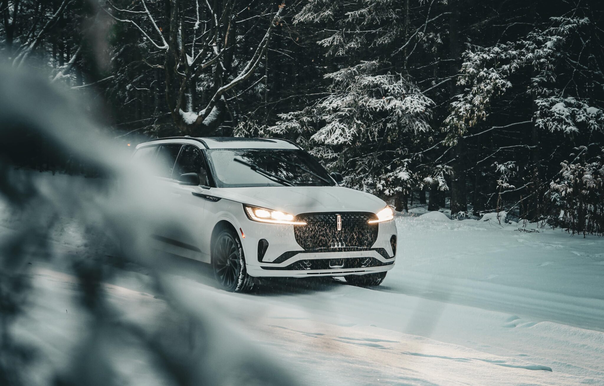 Lincoln SUV Interior and Exterior Dimensions Comparison